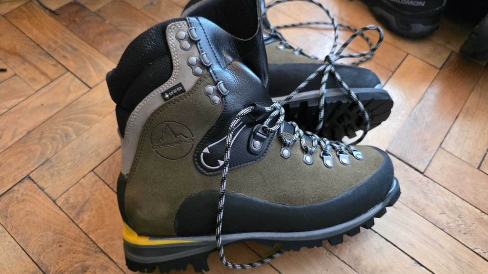 La sportiva karakorum, noi 42 43 bocanci prindere coltari Timisoara ...