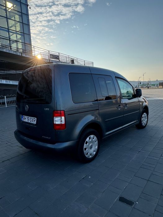 Vand wolkswagen Caddy Life masina de familie Oradea • OLX.ro