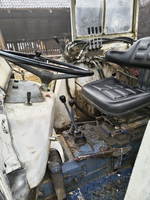 Lamborghini 704 DT cu încărcător frontal Baia Mare • OLX.ro