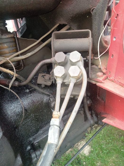 Tractor U650 cu brat de ridicare frontal Ganas • OLX.ro