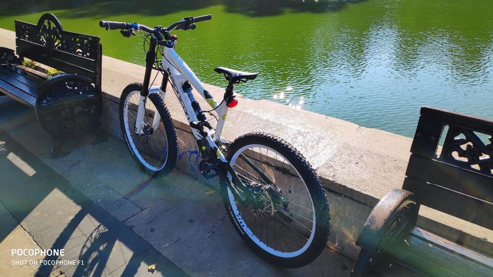 Vând Bicicleta DH Full suspension Bionicon Bucuresti Sectorul 5 • OLX.ro