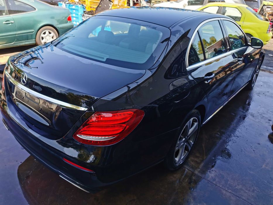 Dezmembrez W213 Far Bara Stop Portbagaj Grila Usa Display Volan Vas ...