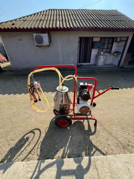 Tanc racire lapte cap. 210L+ Aparat pentru muls + 4 Vaci+ bazin inox ...