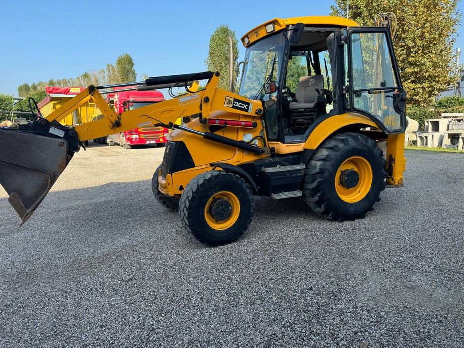 Buldoexcavator JCB 3CX 2012 Onesti • OLX.ro