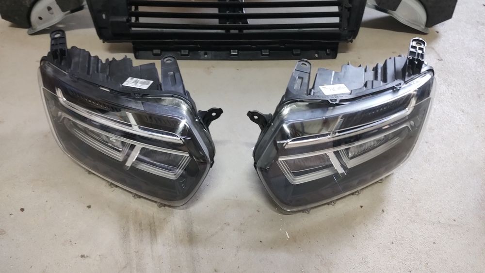 Bara față, faruri , volet , trager , traversa Dacia Duster 2021-2022 Bascov • OLX.ro