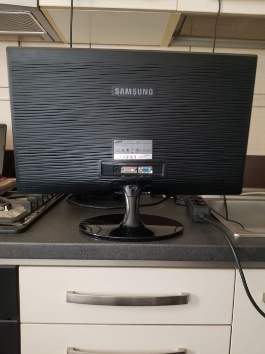 Monitor LED SAMSUNG SyncMaster SA300 24 Inch Drobeta-Turnu Severin • OLX.ro