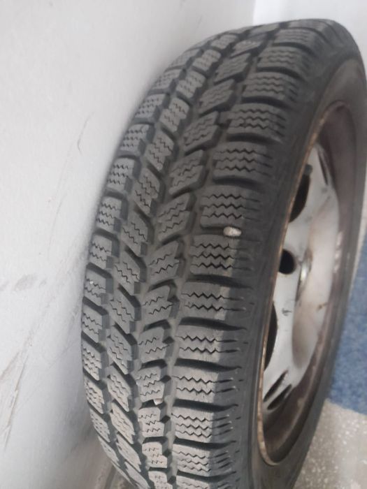 Set cauciucuri de iarna cu jante SMART For TWO Iasi • OLX.ro