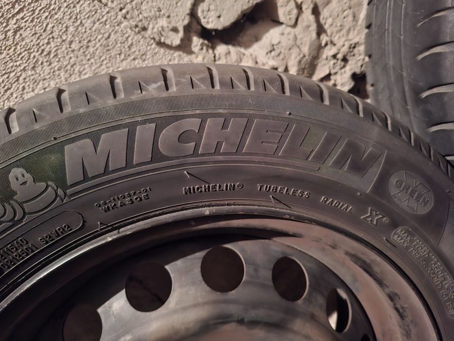 Vind set 4 roti vara Dacia ,renault Michelin 185/65 R15 cu senzori pre Piatra Neamt • OLX.ro