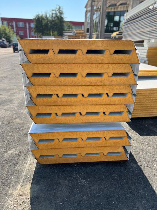 Panouri Sandwich Termoizolante Acoperis Perete Cal 1 / Cal 2 30M 150MM Oradea • OLX.ro