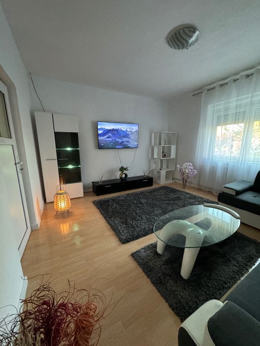 Casă de închiriat! Utvin • OLX.ro