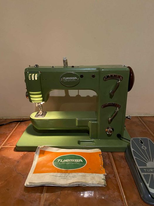 Masina de cusut TURISSA ULTIMATE Zig-Zac Vintage Iasi • OLX.ro