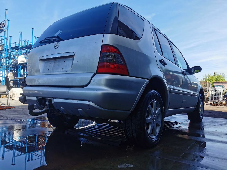 Dezmembrez mercedes ML w163/ml 270d/bara fata ml w163/far ml/capota ...