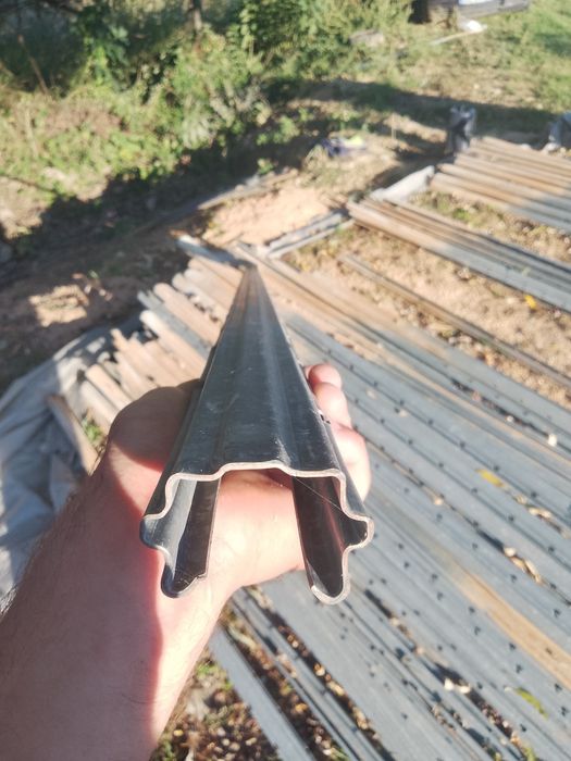 Stâlpi metalici/Spalieri Oradea • OLX.ro