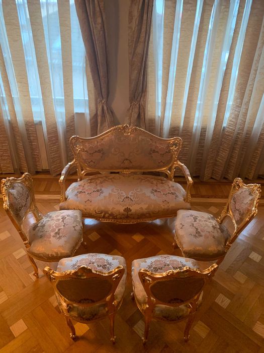 Canapea Rococo si oglinda cristal Bragadiru • OLX.ro