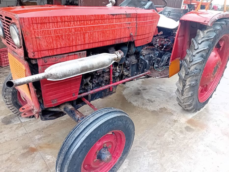 Vând tractor U445 Poienita • OLX.ro