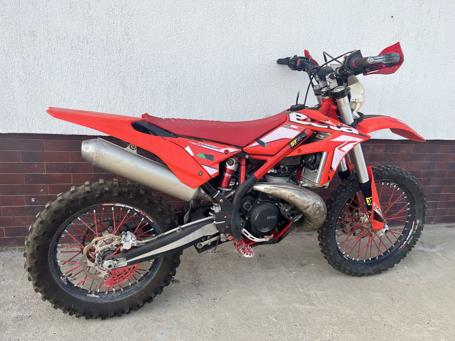 Cross BETA 300cc 2T pornire la buton an fab 2019 carte RO impecabila ...