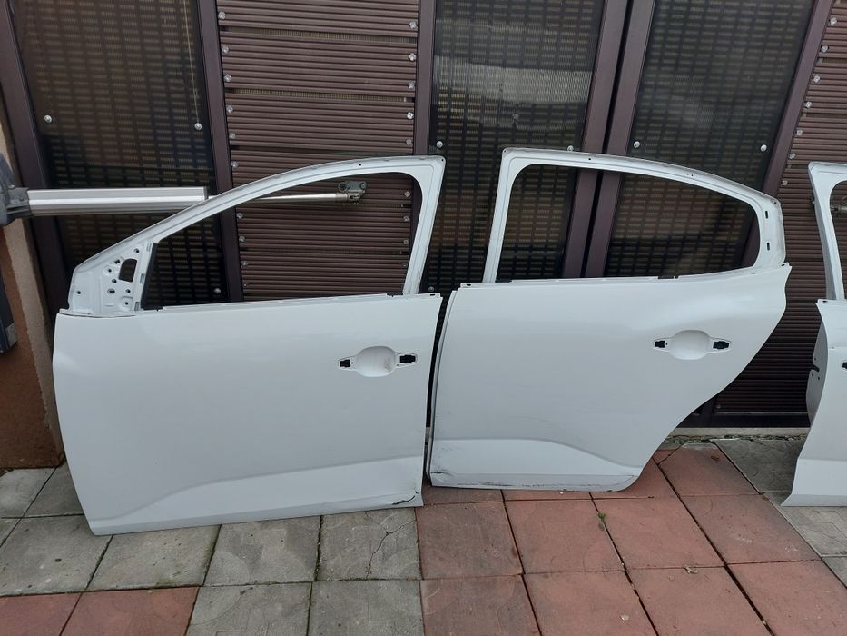 Bara spoiler faruri trager armatura usi logan sandero Bucuresti ...