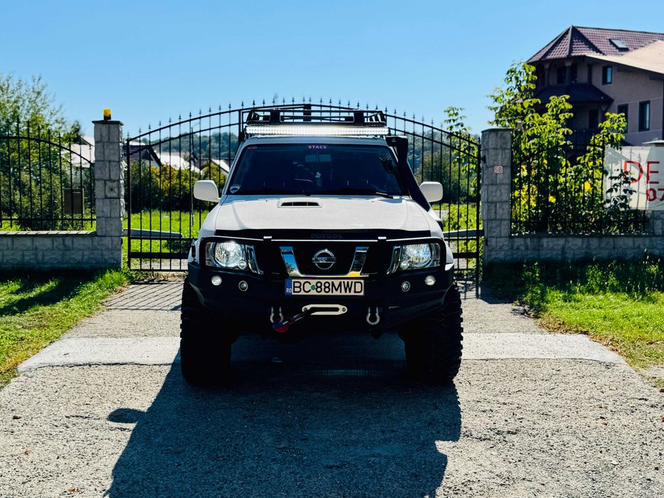 Nissan Patrol y61 GU4 Onesti • OLX.ro