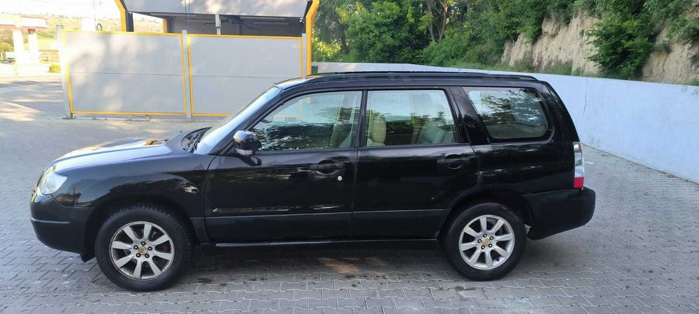 Vand Subaru Forester 2.0L 2007 negru Cernavoda • OLX.ro