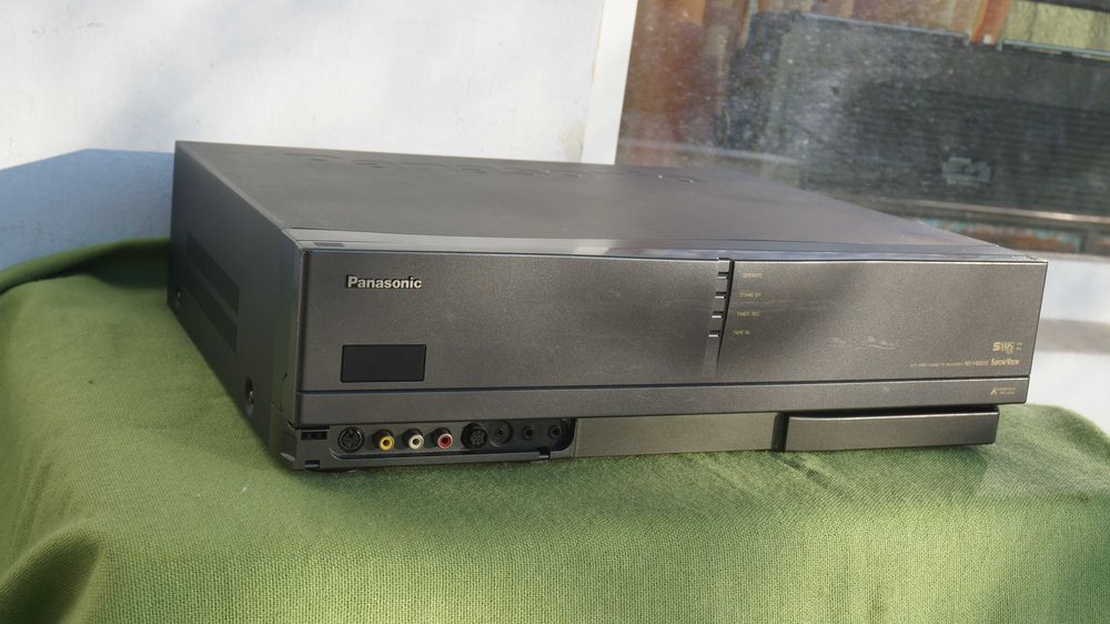 Video recorder S-VHS Panasonic NV-HS800 stereo Hi-Fi cu HDMI adaptor ...