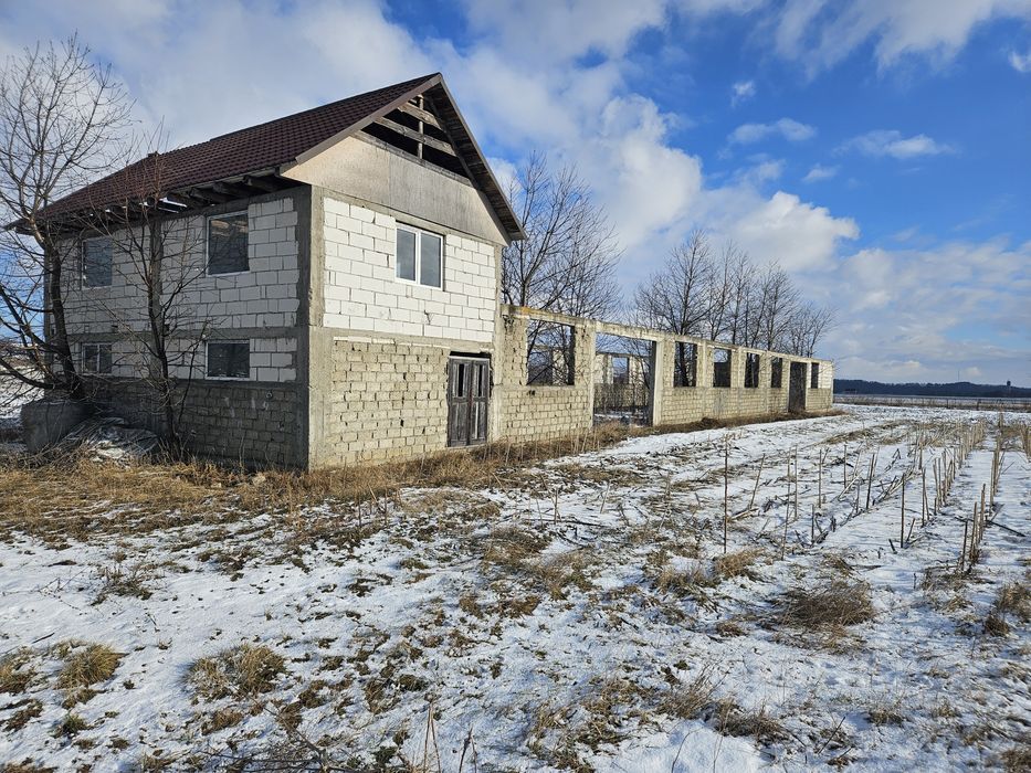 Vând teren și clădire cu moara de grâu, porumb și urluiala în Bodesti ...