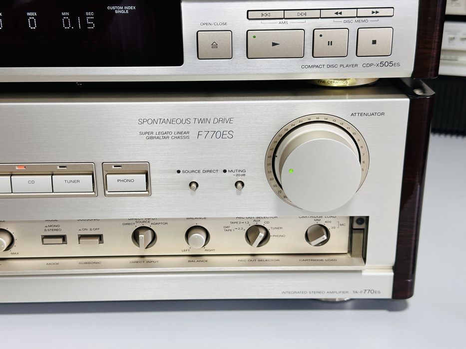 Amplificator Hi-Fi SONY F770ES,MOS-FET-power,champagne,laterale lemn ...