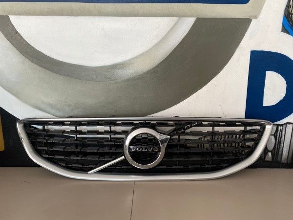 Grila bara fata Volvo V40 FaceLift Rdesign 2016+ 31425331 Baia • OLX.ro