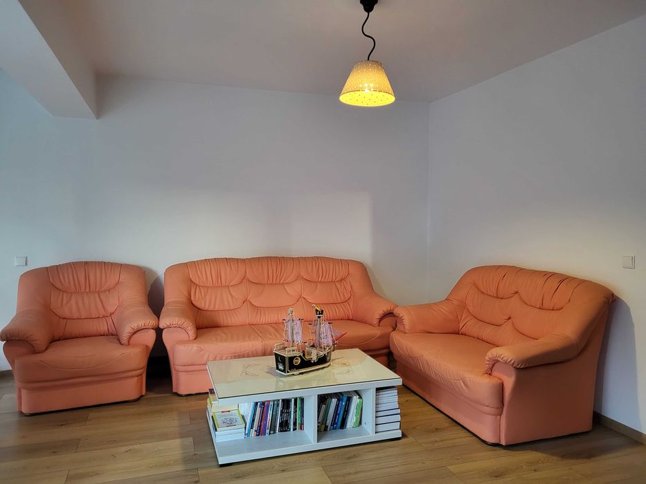 Canapele 3, 2, 1 din piele, culoarea somon Craiova • OLX.ro