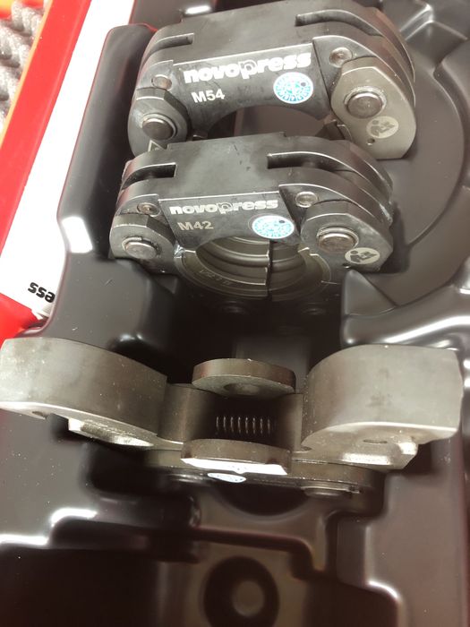 De vânzare fălci de presă NOVOPRESS Adaptor+M42+M54 Palazu Mare • OLX.ro