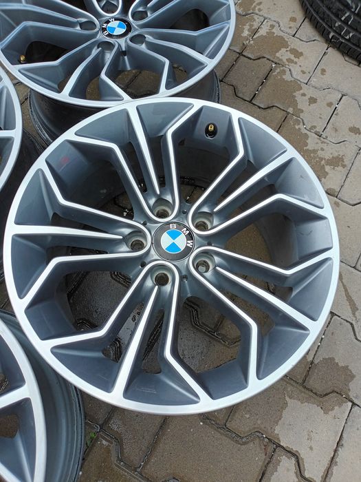 4jante bi colore 5x120 R18 originale BMW fata et30,8j spate et41 9j Smig • OLX.ro