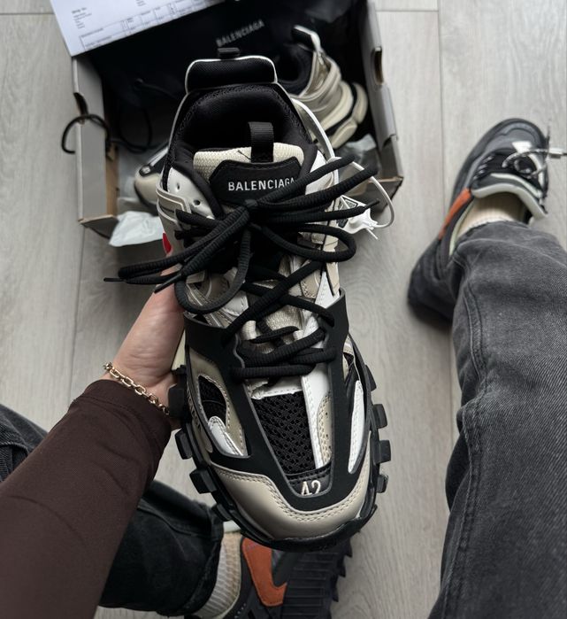 Balenciaga track 40-45 fullbox / Livrare 1 zi / Premium Iasi • OLX.ro