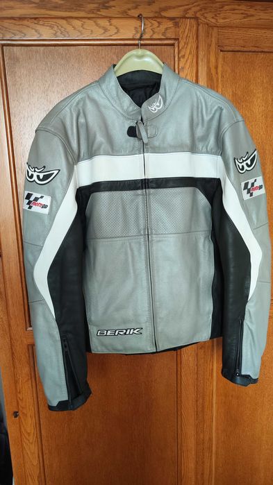 Яке Moto GP Berik гр. Смолян Стар център • OLX.bg