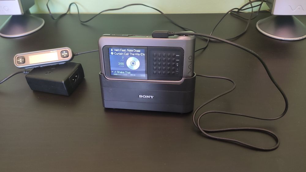 Sony VAIO Pocket VGF-AP1, MP3 Player, 80 GB, Model 2004 Colecție Cutie ...