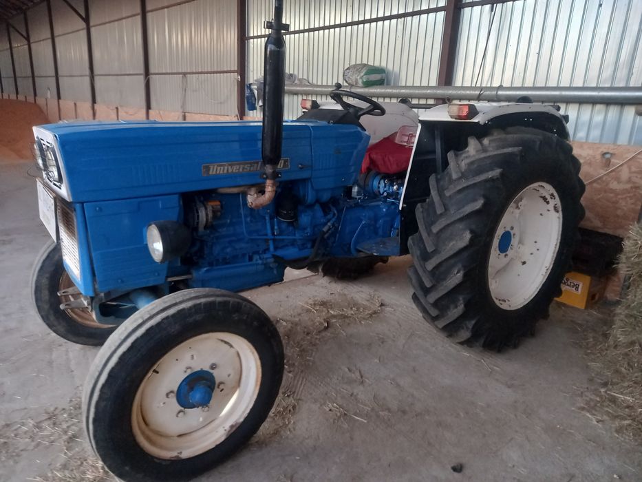 Tractor universal 640 Darmanesti • OLX.ro