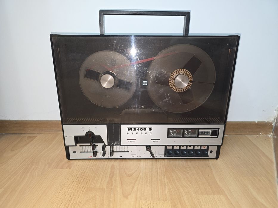 Magnetofon Unitra m2405s, video player Funai VIP3000HC Campineanca • OLX.ro