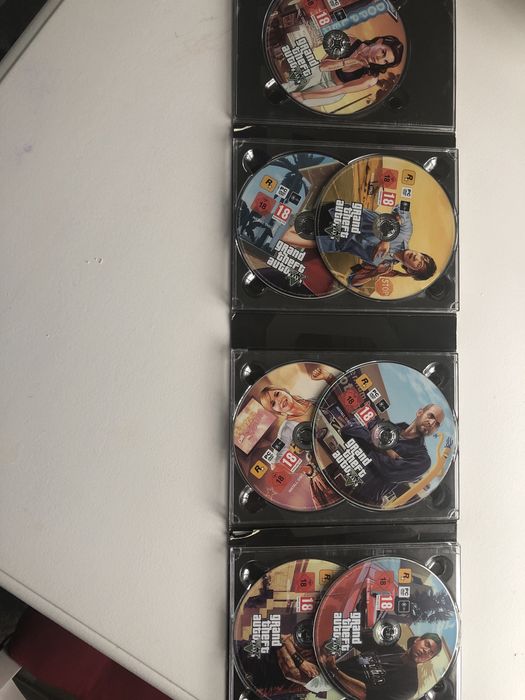 Grand theft auto V full set discs Iaslovat • OLX.ro