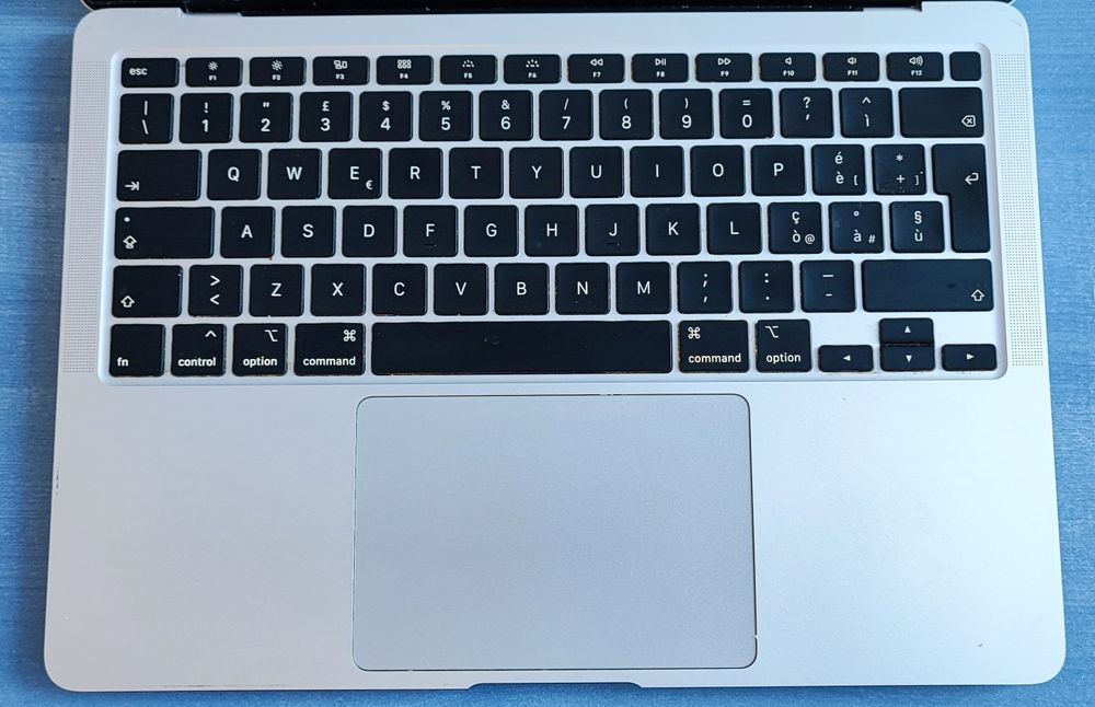 Macbook Air A2179,Retina Display,8GB, SSD 256, MacOs Sequoia ! Brasov ...