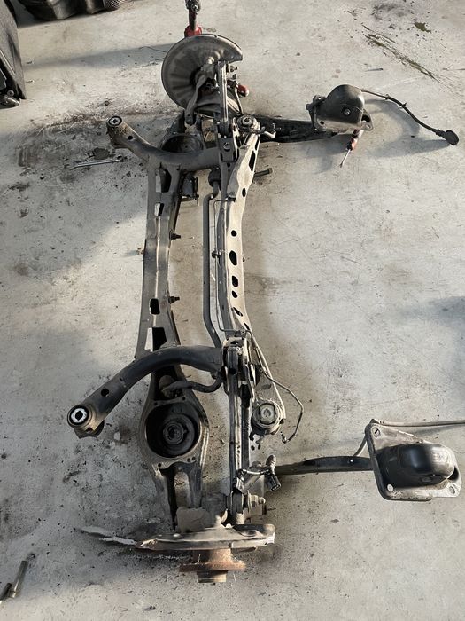 Punte spate completa VW Passat b8 Skoda superb 3 Pitesti • OLX.ro