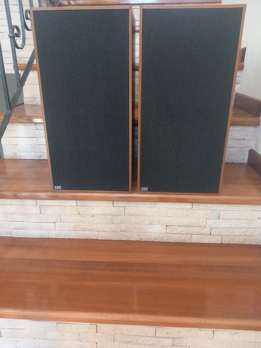 Boxe ITT Model 3025 Arad • OLX.ro