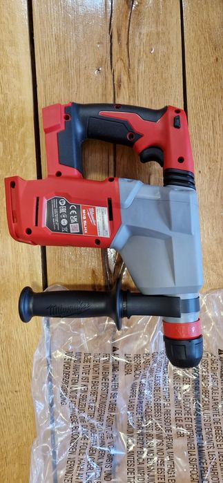 Milwaukee rotopercutor pe acumulator Teregova • OLX.ro