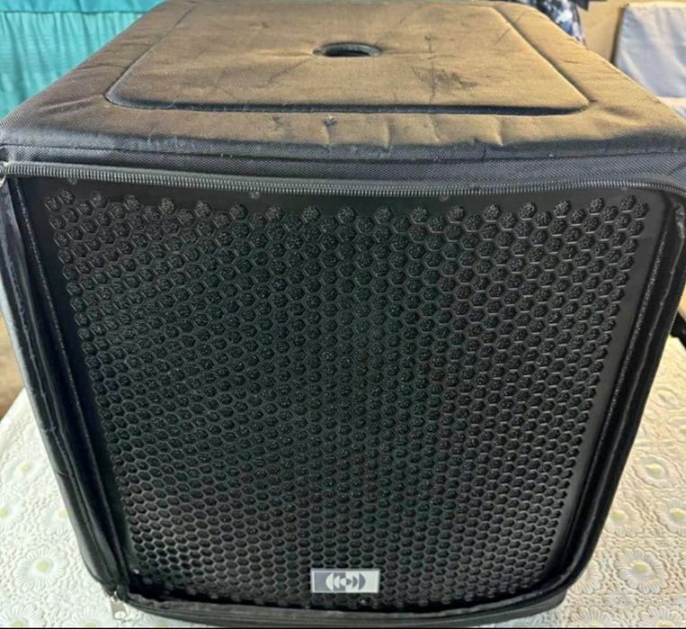 Montarbo earth 118 1500w RMS subwofer activ nu RCF Mackie FBT Dynacord ...