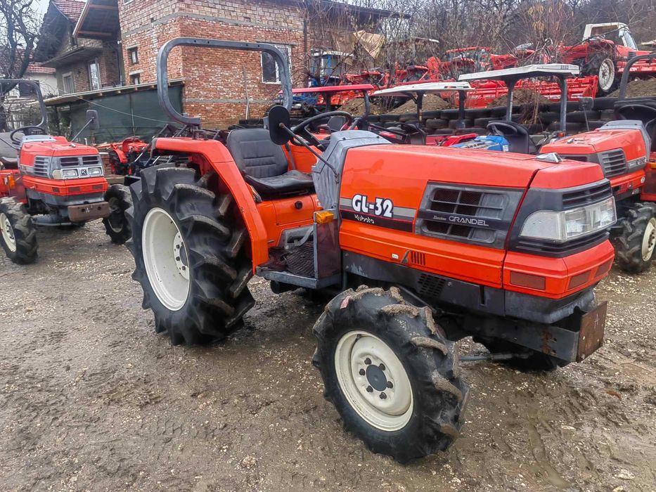 Трактор KUBOTA GL32 4x4 гр. Русе в.з. Кръста • OLX.bg