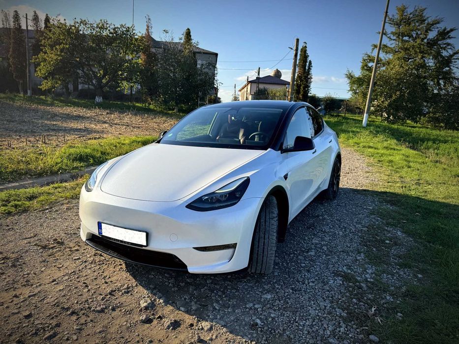 Tesla Model Y Tesla Model Y LR AWD Acc Boost Iasi • OLX.ro