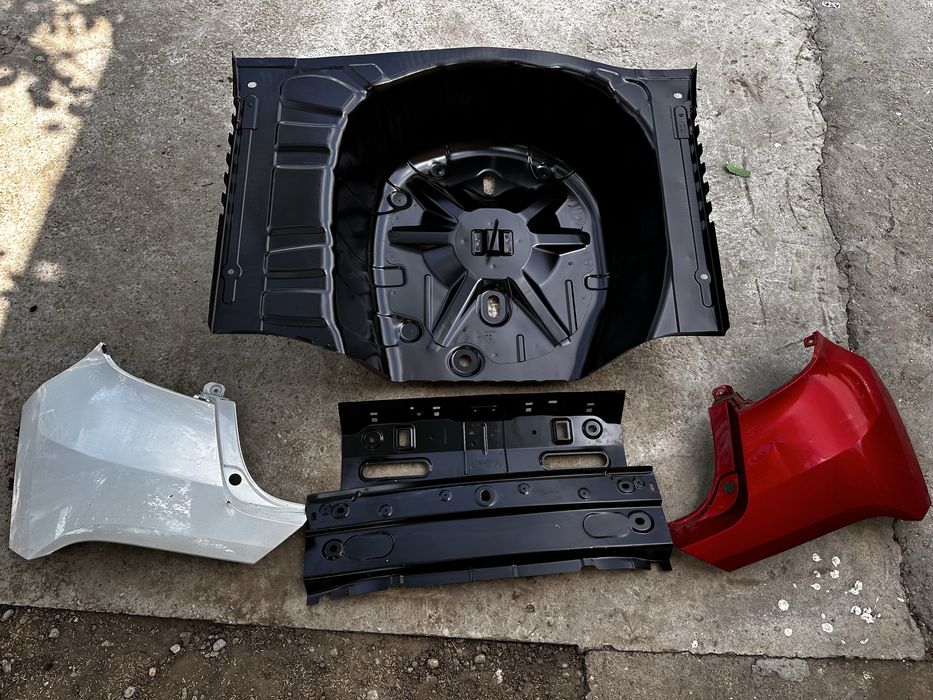 Oală potbagaj panou spate renault captur 2. Cernica • OLX.ro