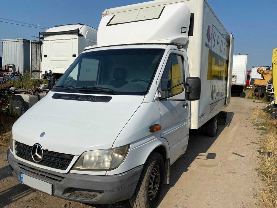 Mercedes Benz Sprinter 311 2.2 2005 cutie 5 trepte cub Craiova • OLX.ro
