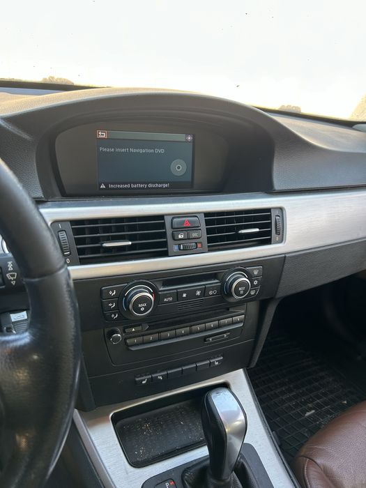 Plansa bord bmw e90,e91 model cu navigatie Stei • OLX.ro