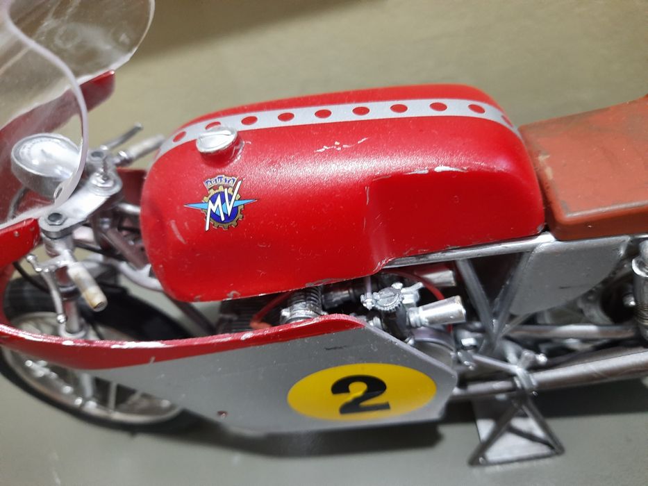 Macheta moto MV Agusta Revell Bucuresti Sectorul 4 • OLX.ro