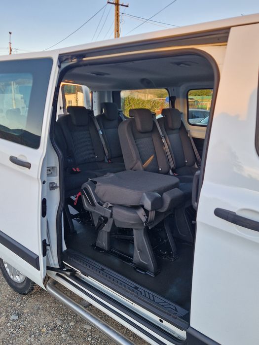 Ford Transit Tourneo Custom 8+1 locuri AC An 2013 Piatra Neamt • OLX.ro