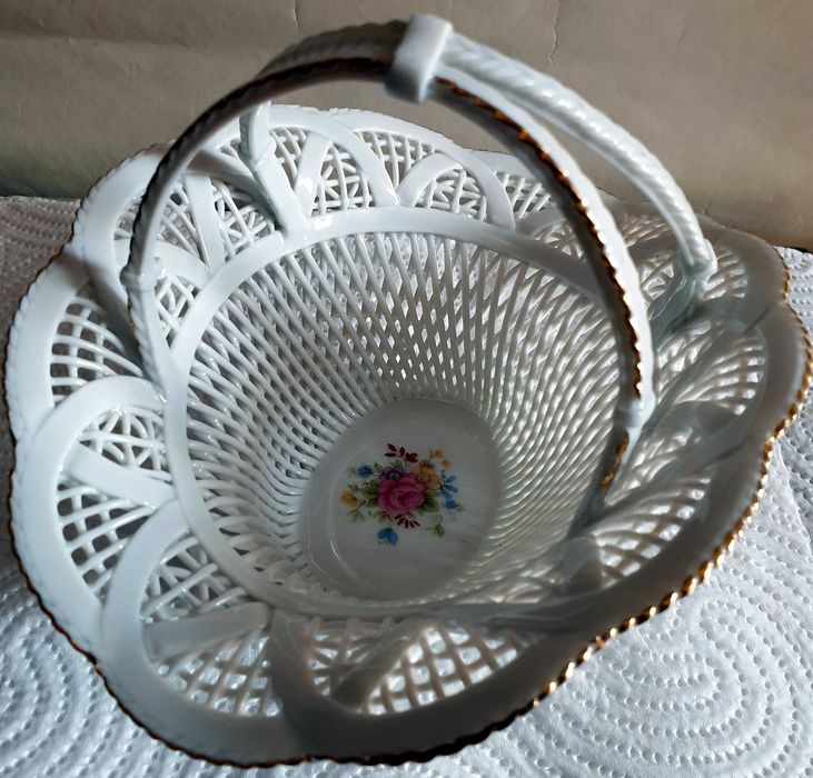 Vand cosulete din portelan si sticla Bucuresti Sectorul 4 • OLX.ro