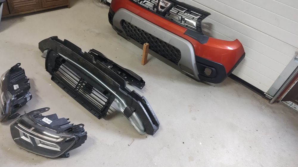 Bara fațăi , volet , trager , traversa Dacia Duster 2021-2022 Bascov • OLX.ro
